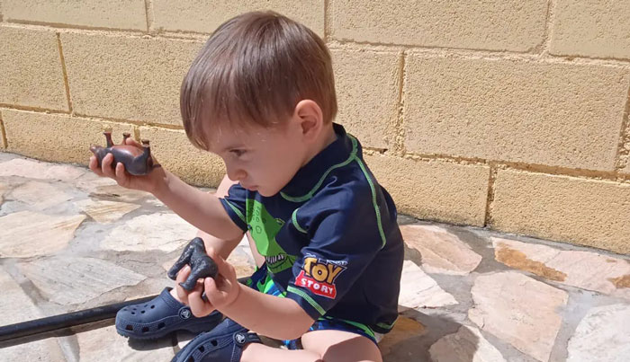 Roberto, el niño algecireño con «síndrome de capos» que necesita ...